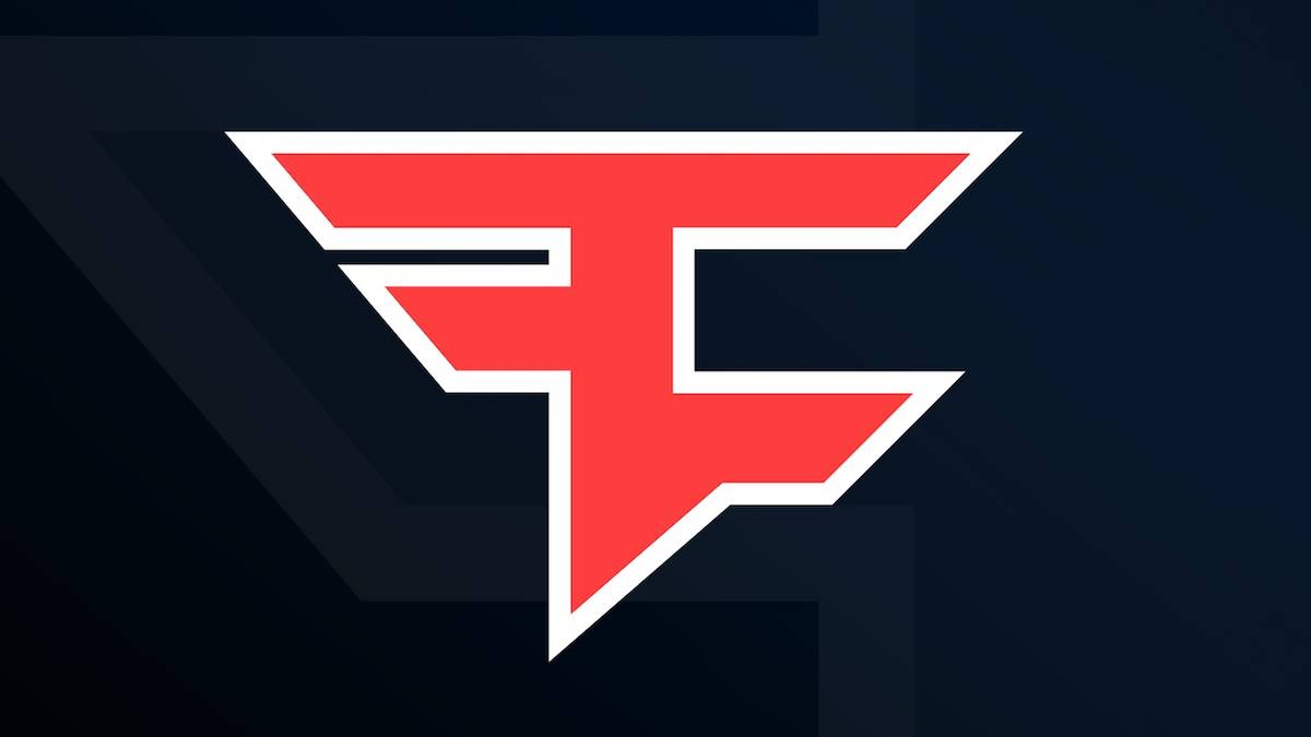 Deaf Fortnite Player Ewok Becomes First Female Faze Clan Member