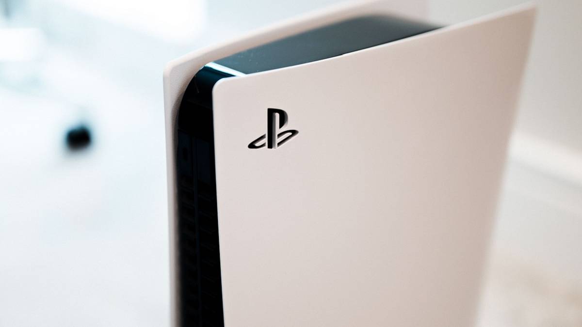 Insanely Expensive PS5 Console is Made of Gold, And Only One is Getting ...