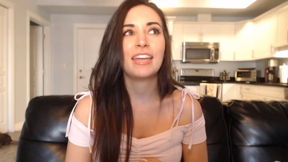 Twitch Streamer Alinity is Taking A Break From Streaming