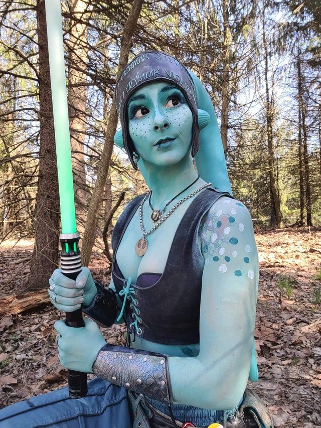 This Star Wars Twilek Cosplay Looks Otherworldly