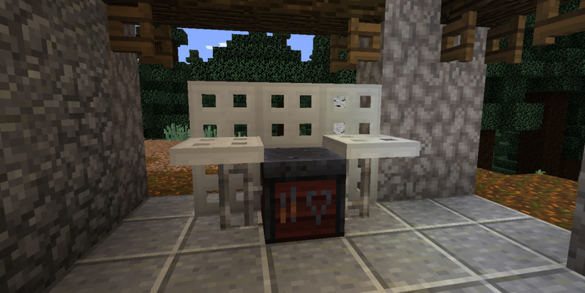 Minecraft: How To Make & Use A Smithing Table