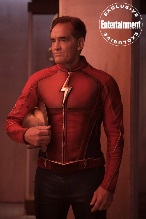 New Stargirl Photos Reveal John Wesley Shipp's Return As The Flash