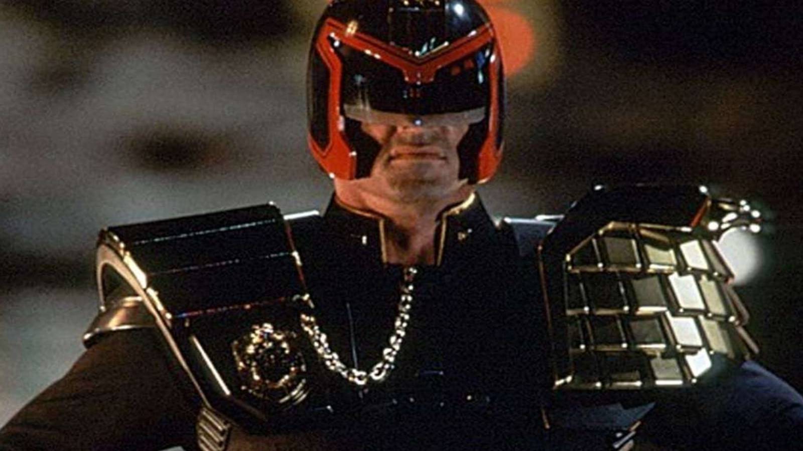 Call of Duty: Warzone Teases Judge Dredd Crossover