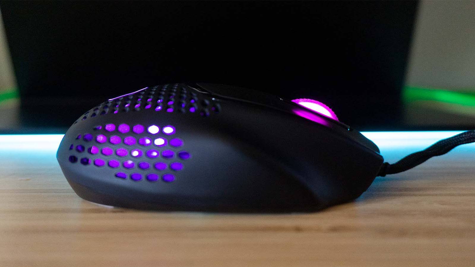 Cooler Master MM720 Gaming Mouse Review