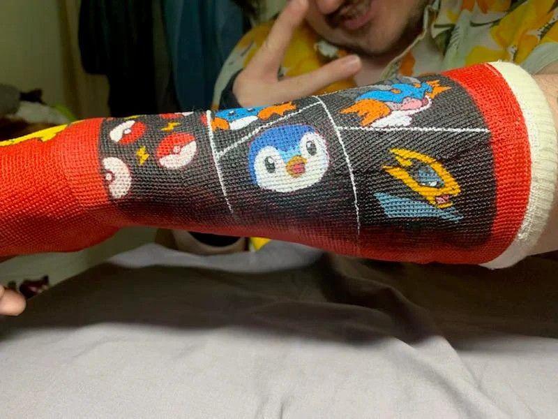 Pokemon Fan Paints Boyfriend's Cast With Incredible Designs