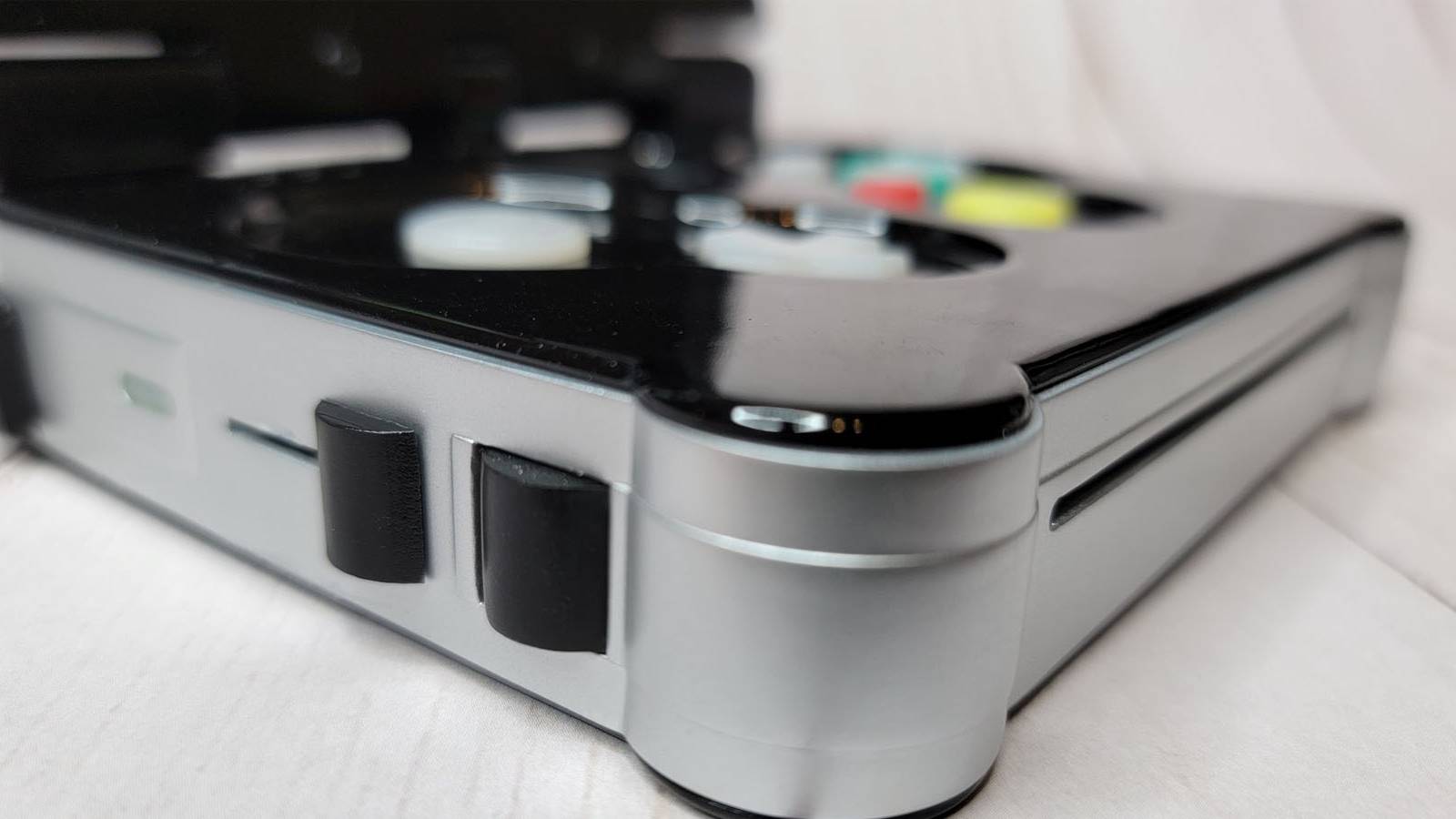Fan Creates Real Version of Fake Portable GameCube Concept