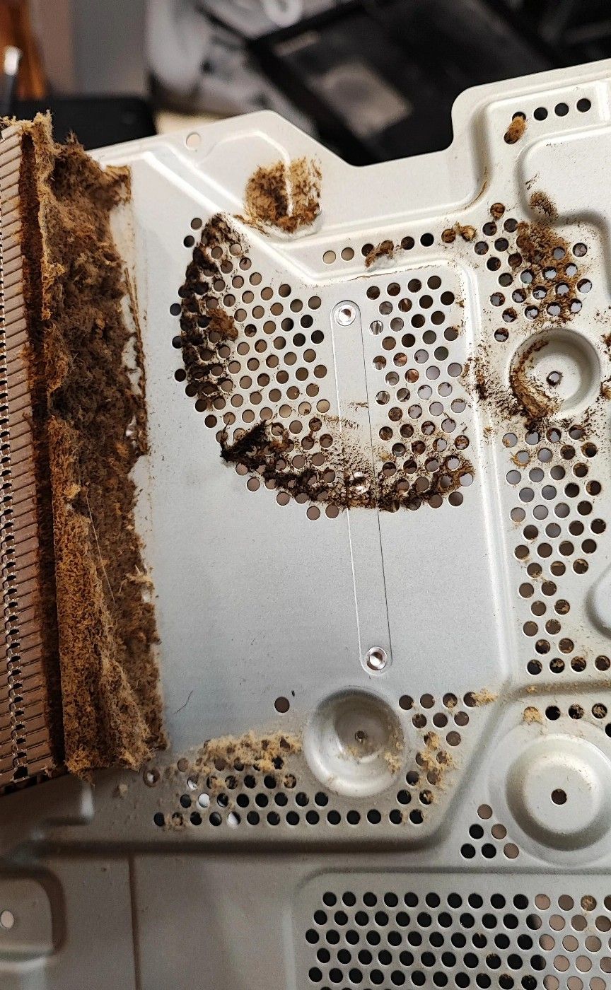Gross Images Show What Smoking Can Do to a PlayStation 4 Console