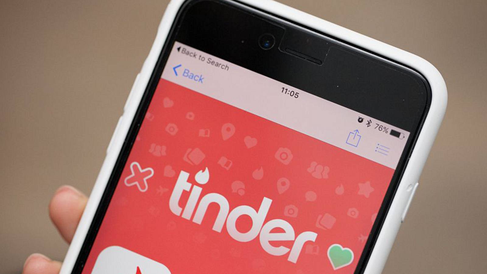 Tinder User Creates Game About Dating Them