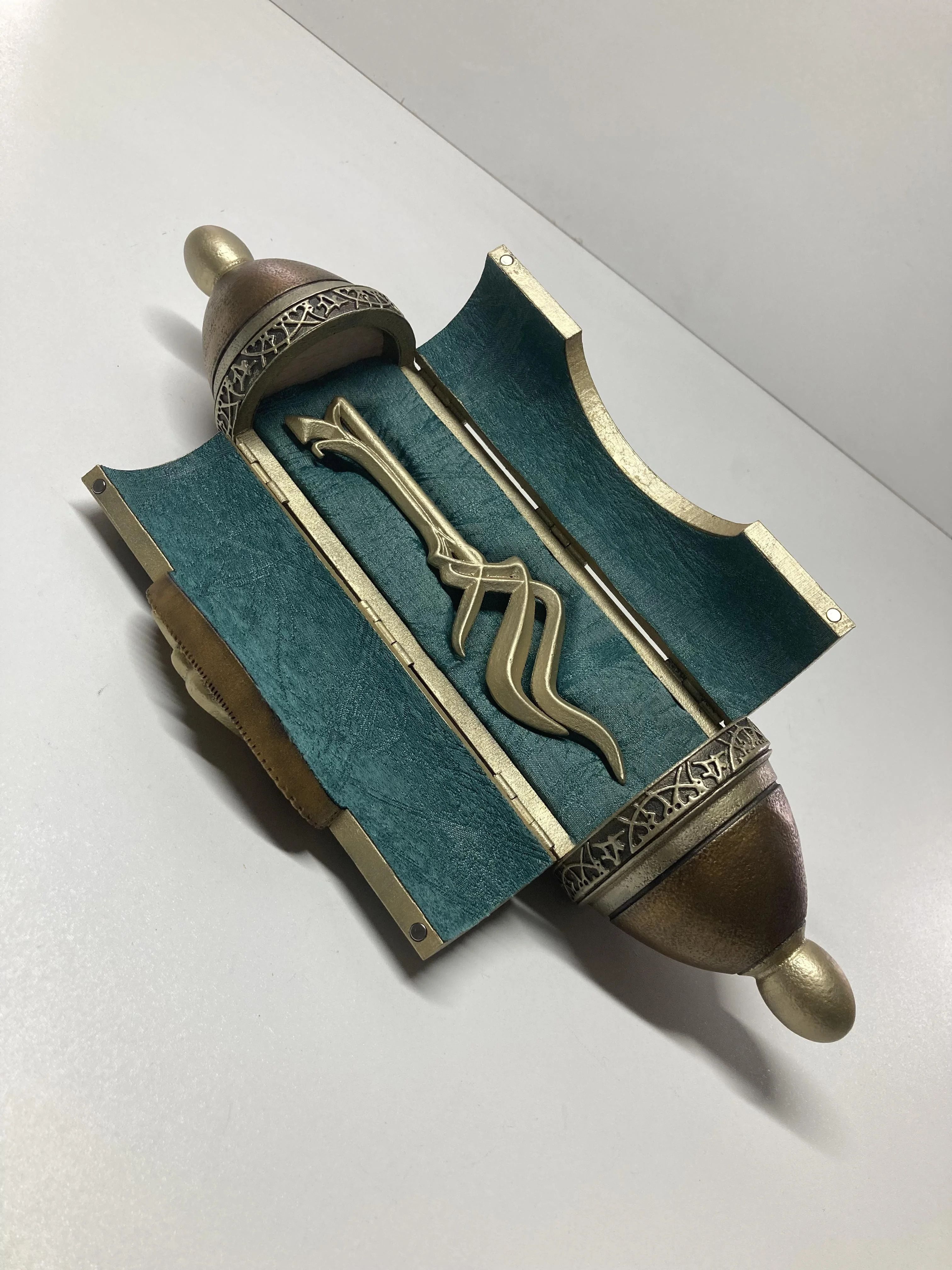 Hogwarts Legacy Fan Creates Incredible Replica of the Portkey