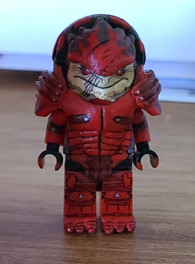 Mass Effect Fan Makes Custom Garrus and Wrex LEGO Figures