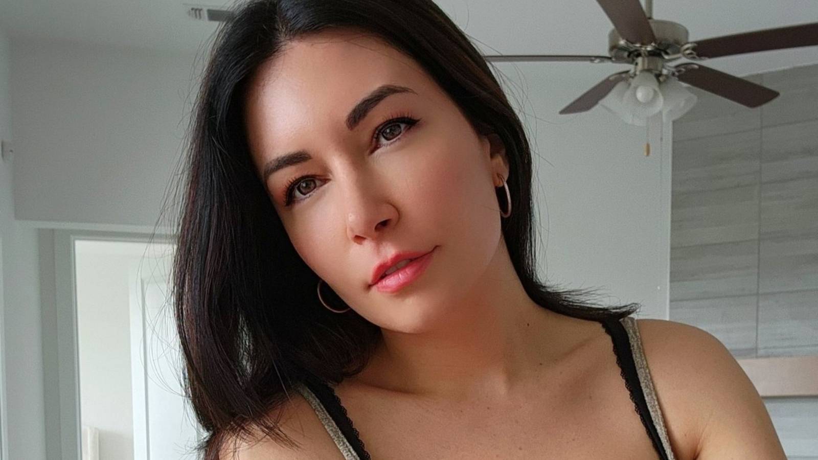 Alinity Considering Leaving Twitch After Recent Ban