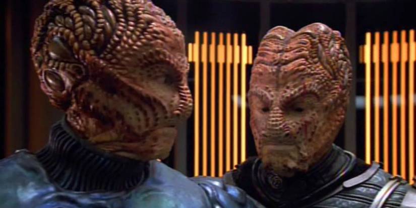 Star Trek: Voyager - Who Are The Hirogen?
