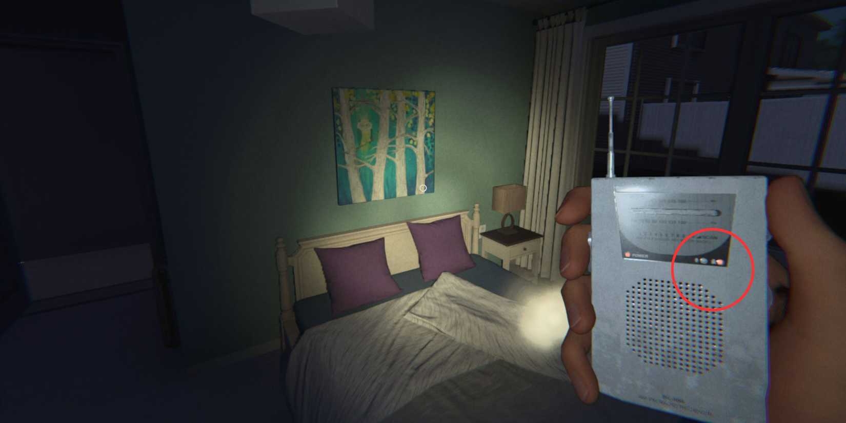 Phasmophobia: How To Use The Spirit Box Effectively