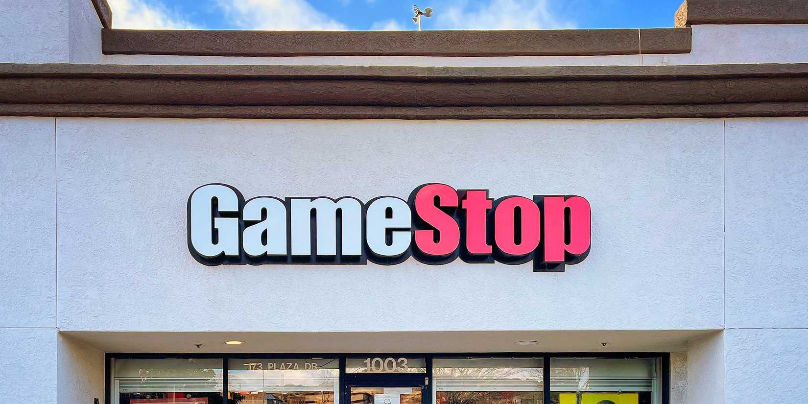 Thieves Crash Car Into GameStop Storefront in Smash-and-Grab Robbery