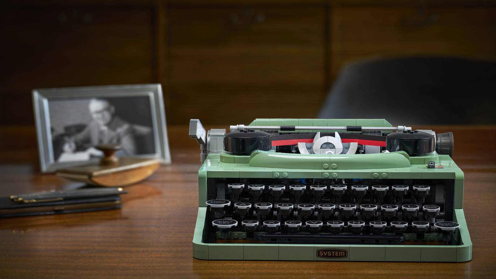 This Custom-Built LEGO Typewriter is the Best Thing You're Going to See ...